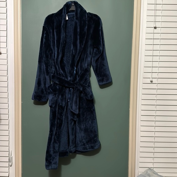 Intimates & Sleepwear | Navy Blue Fuzzy Robe Super Soft Stars Above ...